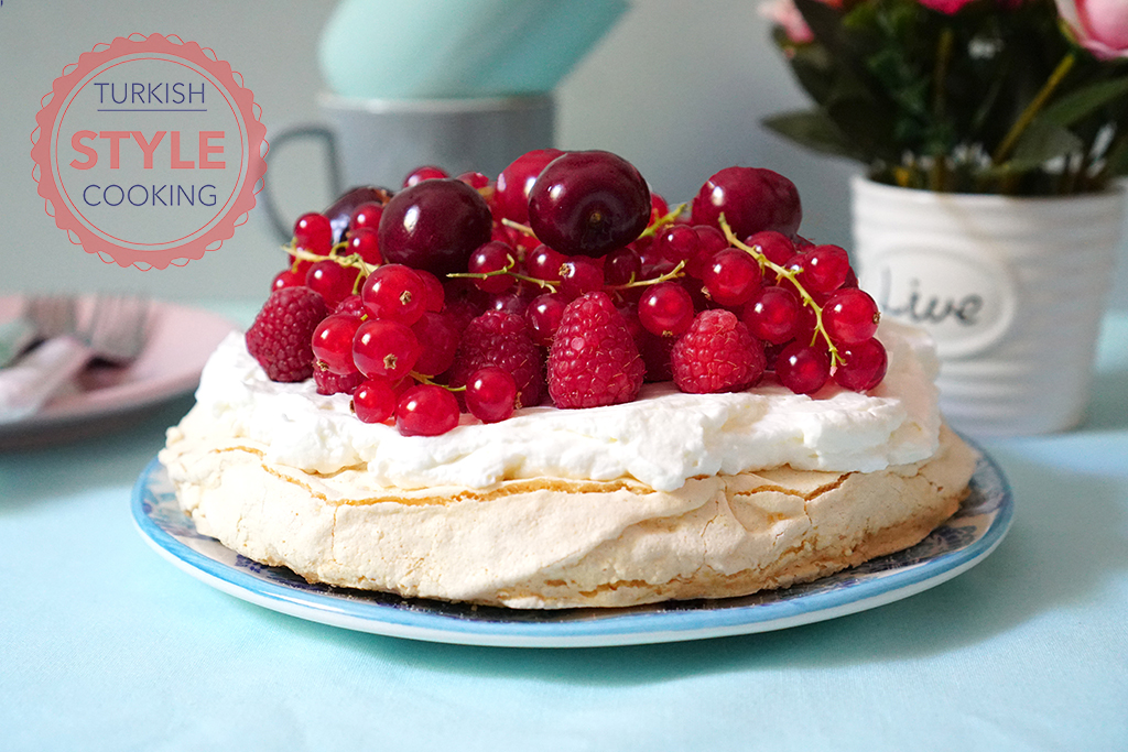 Pavlova Recipe - Turkish Style Cooking